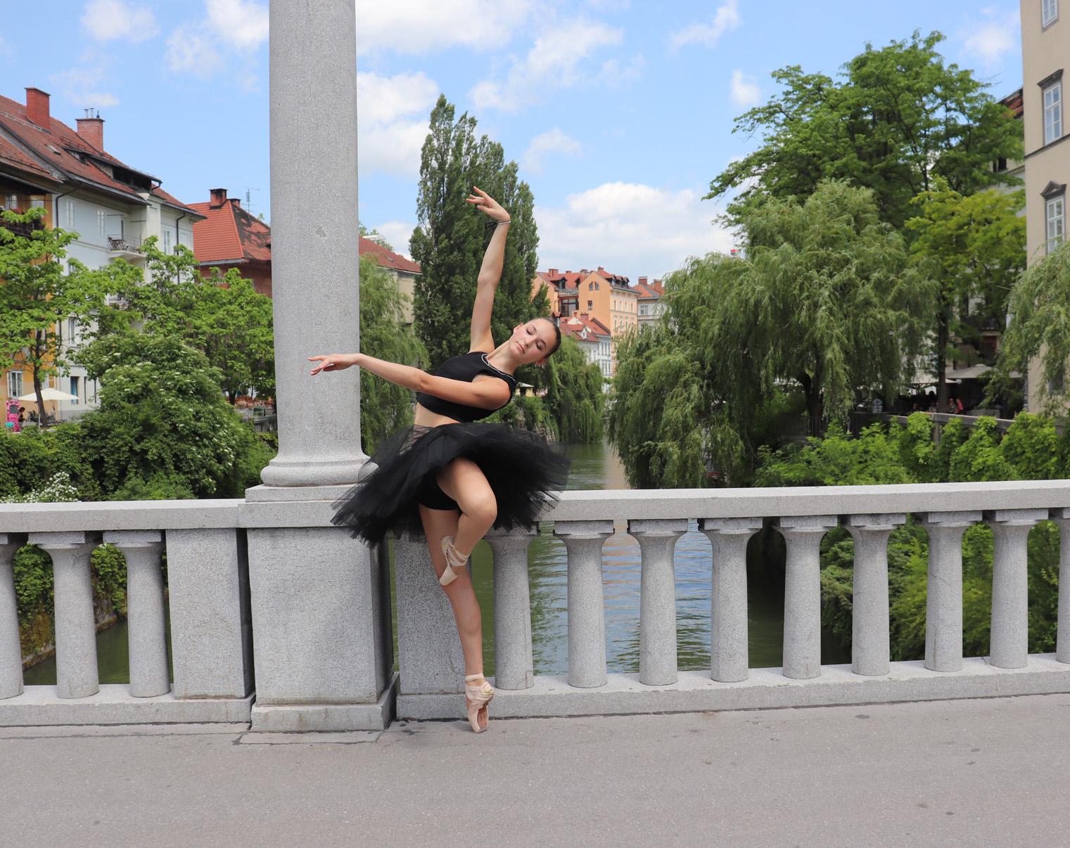 Alja Turk Hvala. Za ples in dosego svojih ciljev sem pripravljena ...