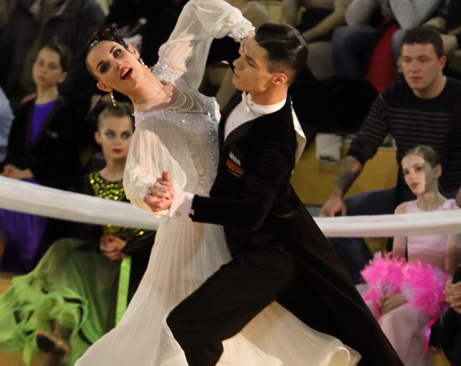 Poletna Parada plesa. Reportaža z državca v standardnih plesih ...