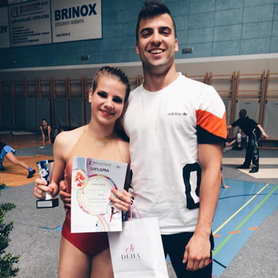 Jan Ravnik. Dekleta sem potiskal do roba njihovih sposobnosti! - Parada ...